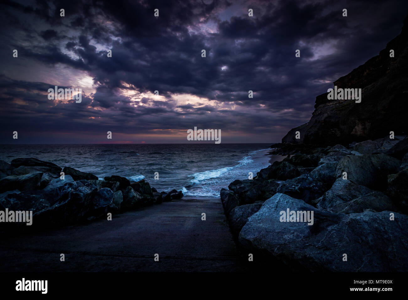 Dramatic cool uk landscape hi-res stock photography and images - Alamy