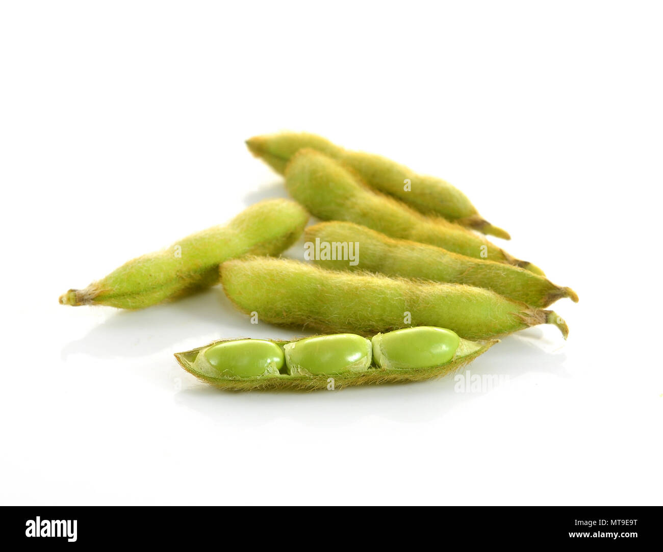 edamame nibbles, boiled green soy beans, japanese food Stock Photo - Alamy