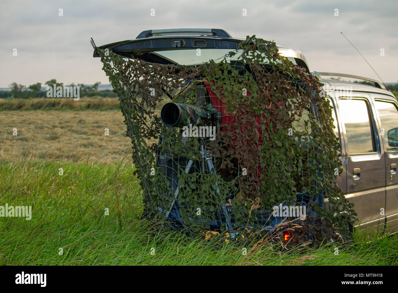 car hide blind for bird photography Stock Photo - Alamy
