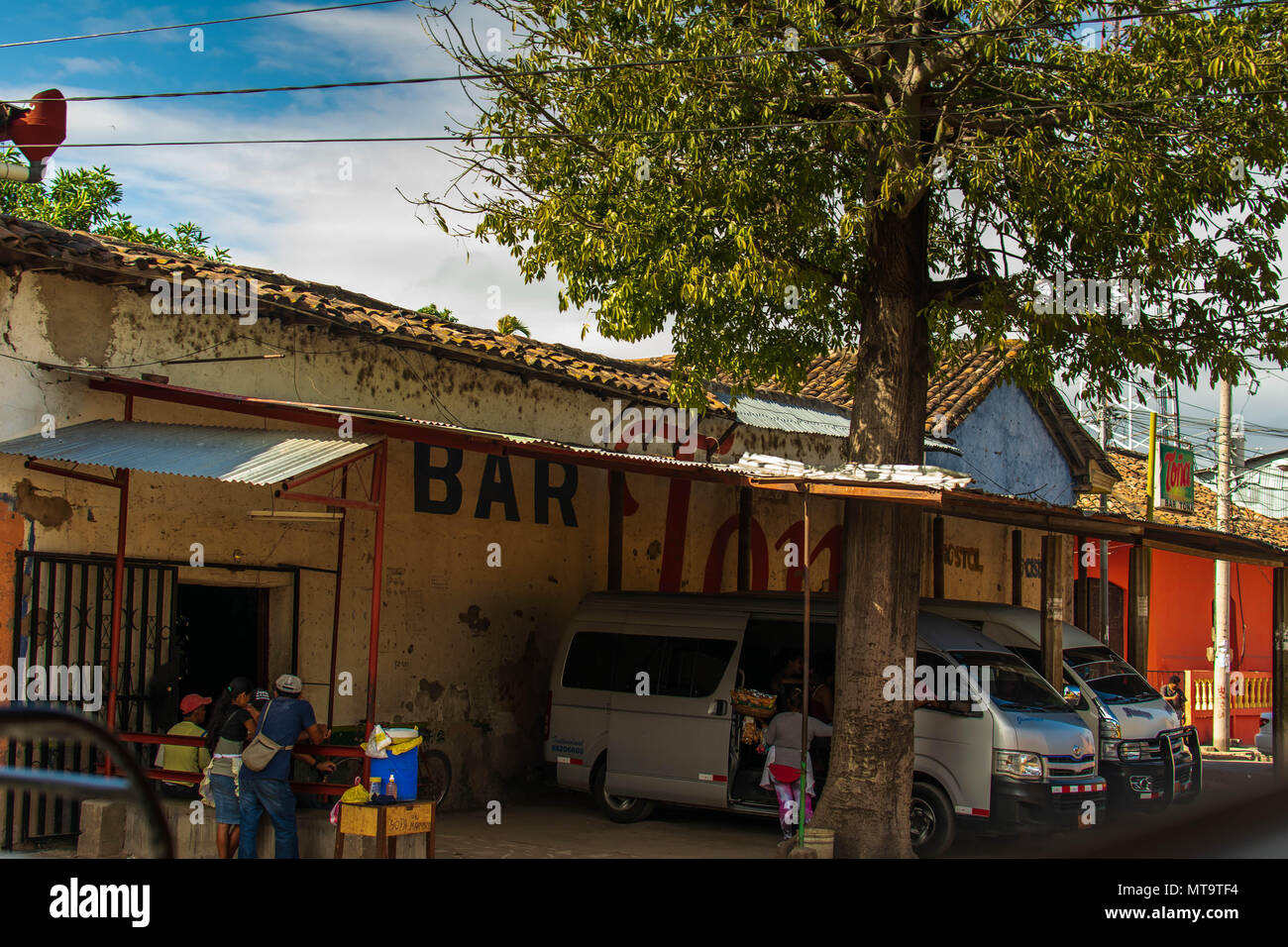 Taking souvenirs hi-res stock photography and images - Alamy