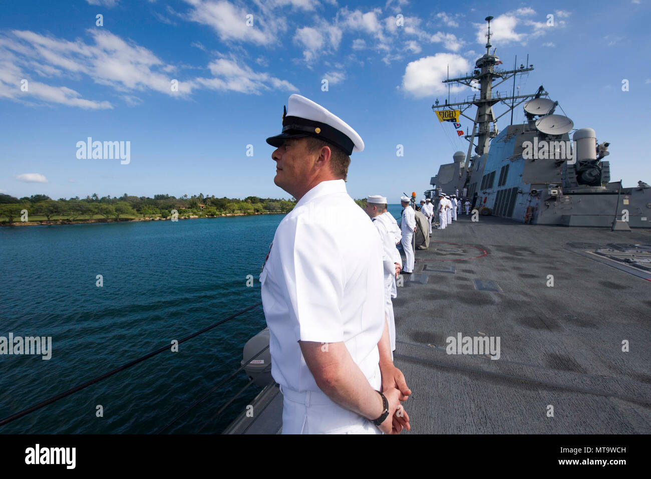 PACIFIC OCEAN (April 18, 2017) Sailors man the rails of the Arleigh ...