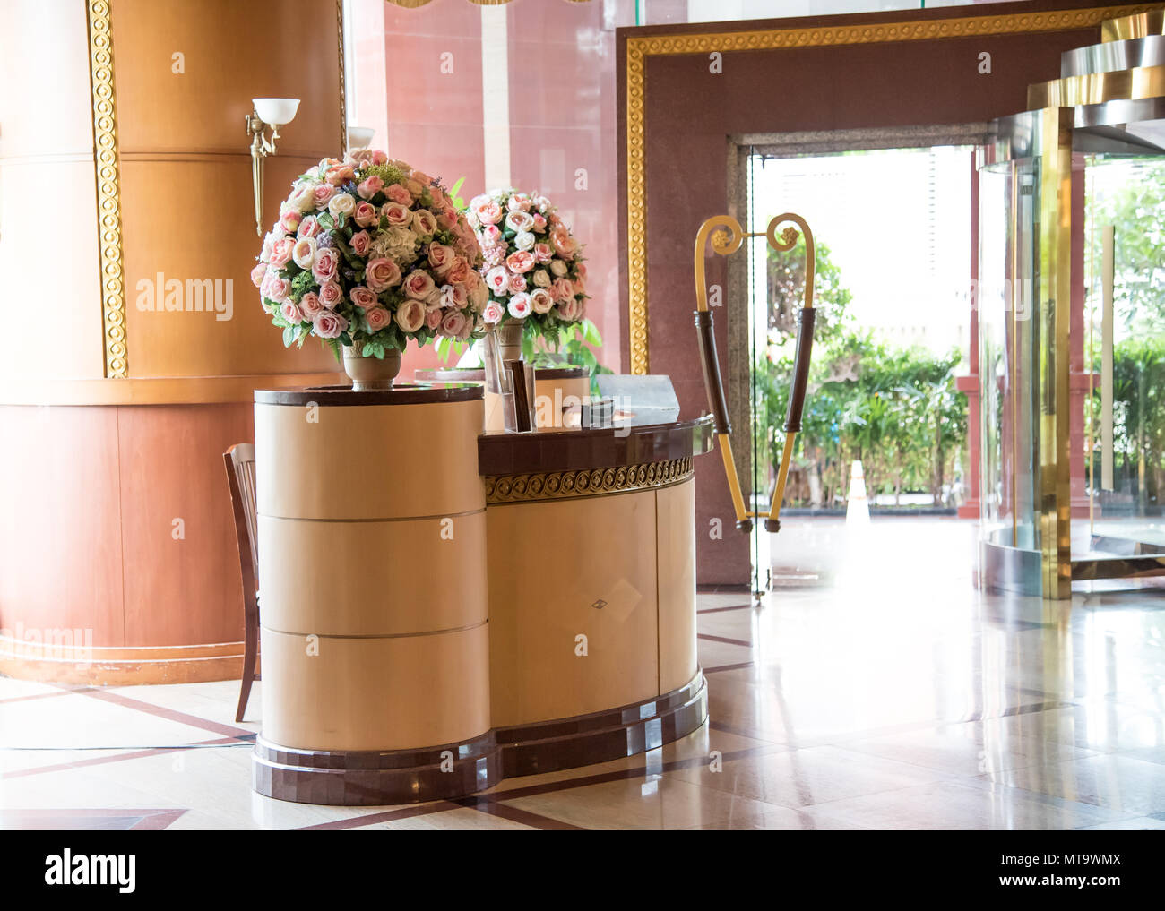 empty concierge counter in hotel for service Stock Photo - Alamy