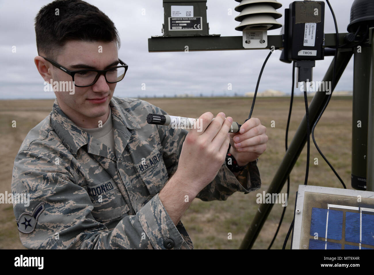 Tactical meteorological observing system hi-res stock photography and ...