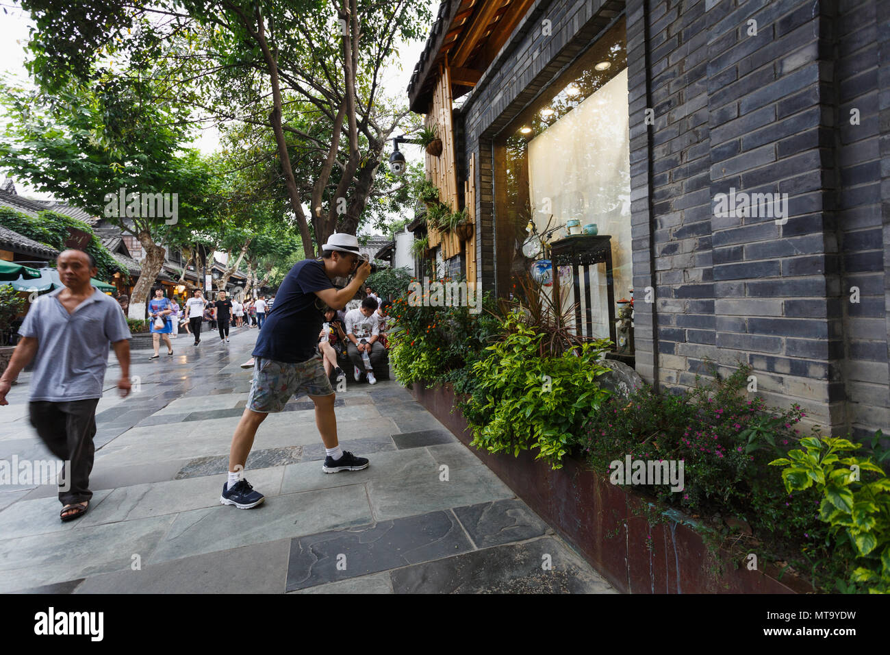 Chengdu, Sichuan Province, China - May 24, 2018 : china lane, Kuan and ...
