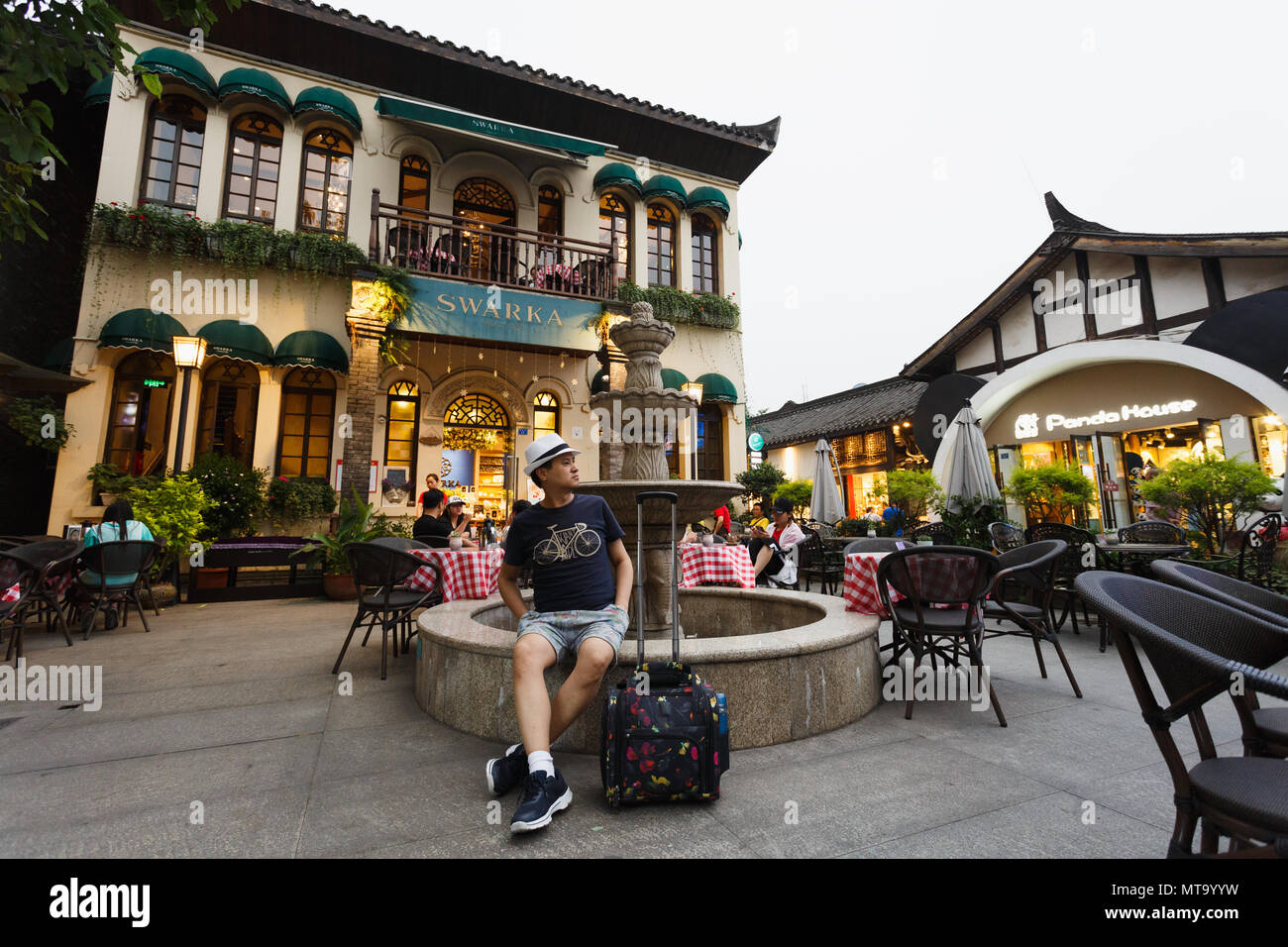 Chengdu, Sichuan Province, China - May 24, 2018 : china lane, Kuan and ...