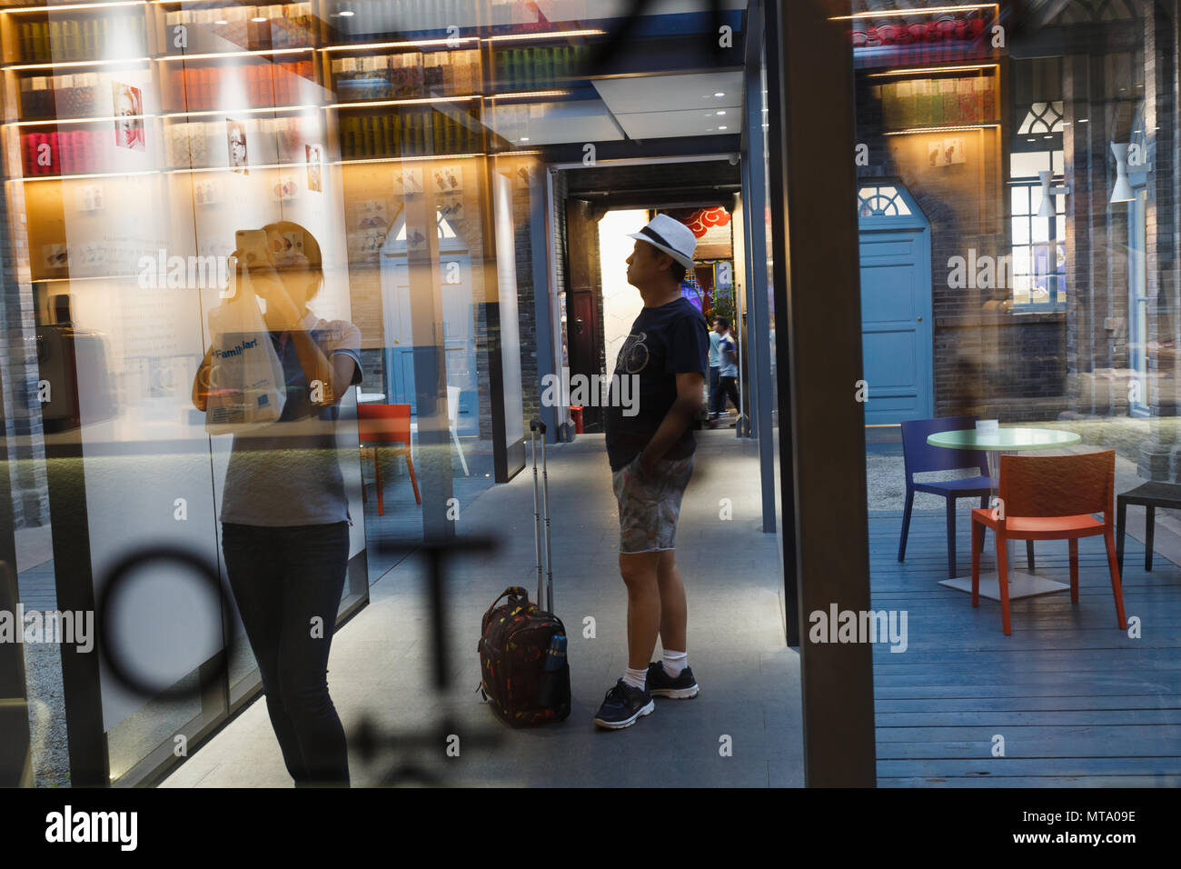Chengdu, Sichuan Province, China - May 24, 2018 : china lane, Kuan and ...