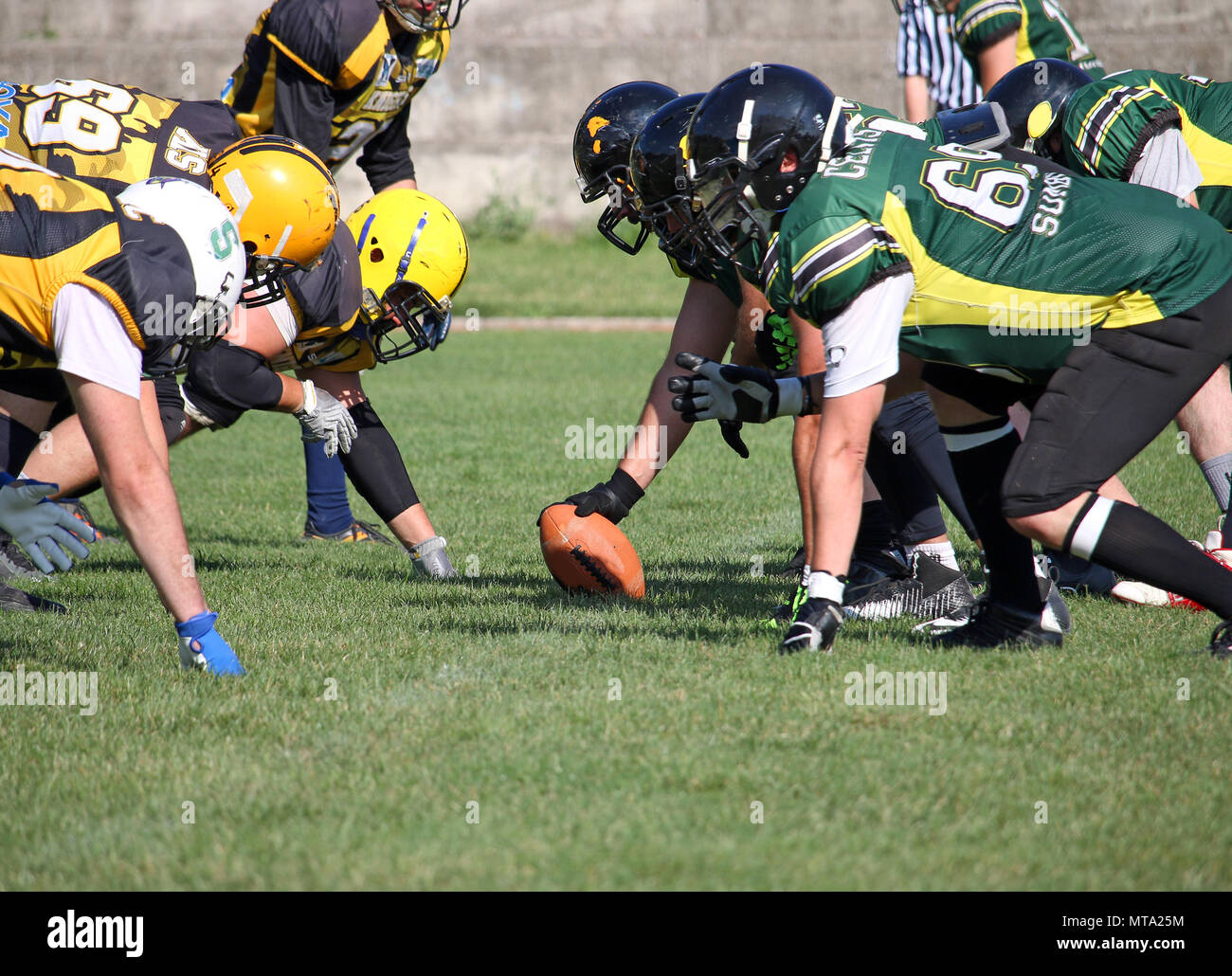 Football Lineman Stock Photos & Football Lineman Stock Images - Alamy