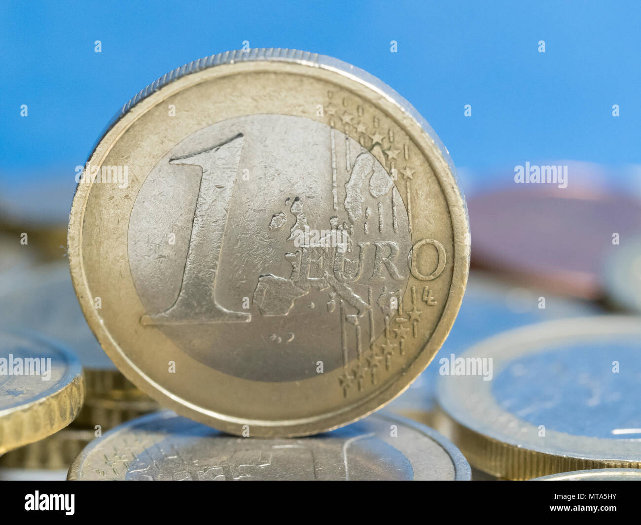 Random coins hi-res stock photography and images - Alamy
