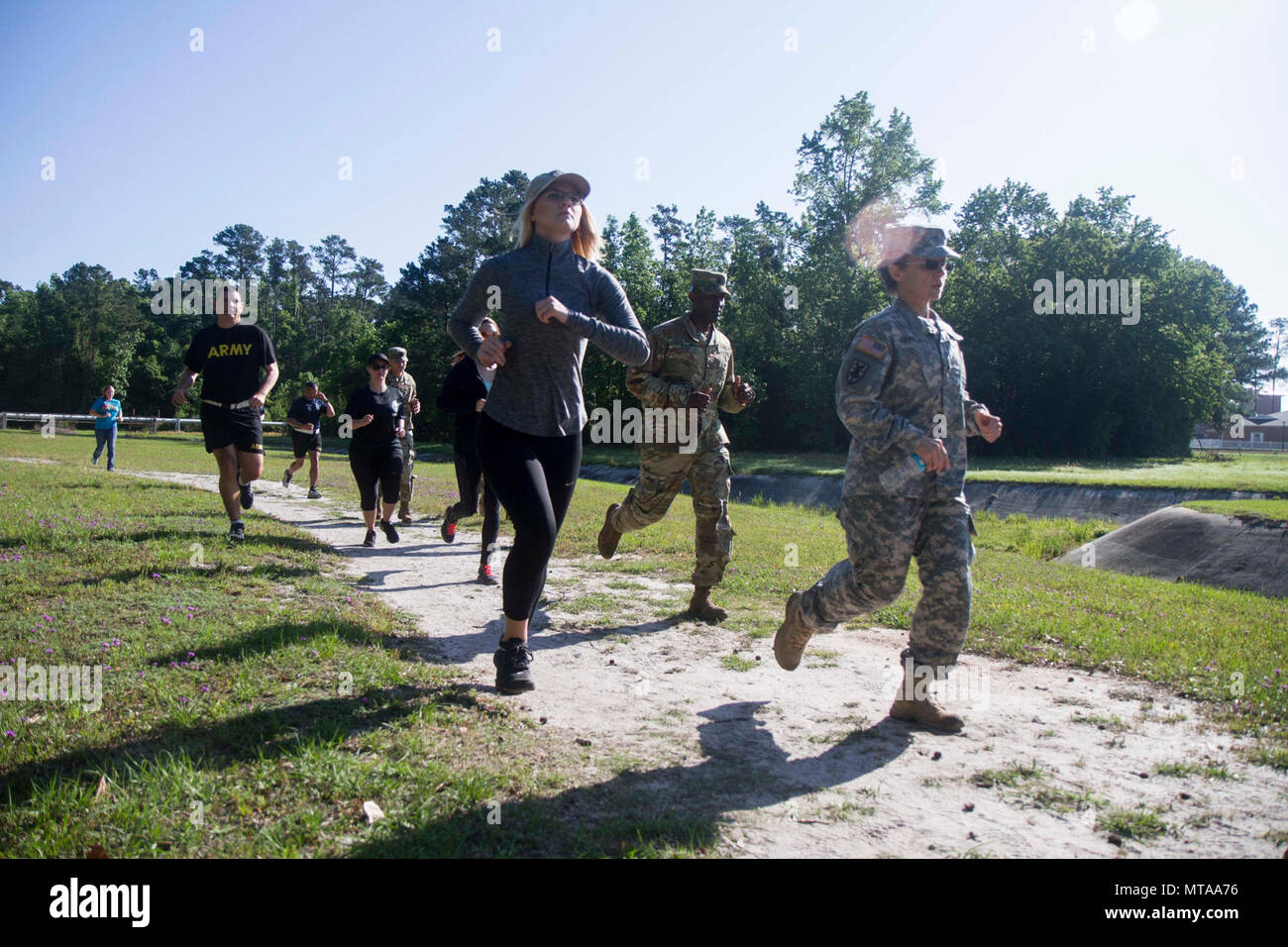 Family members of 3rd Infantry Division Headquarters and Headquarters ...