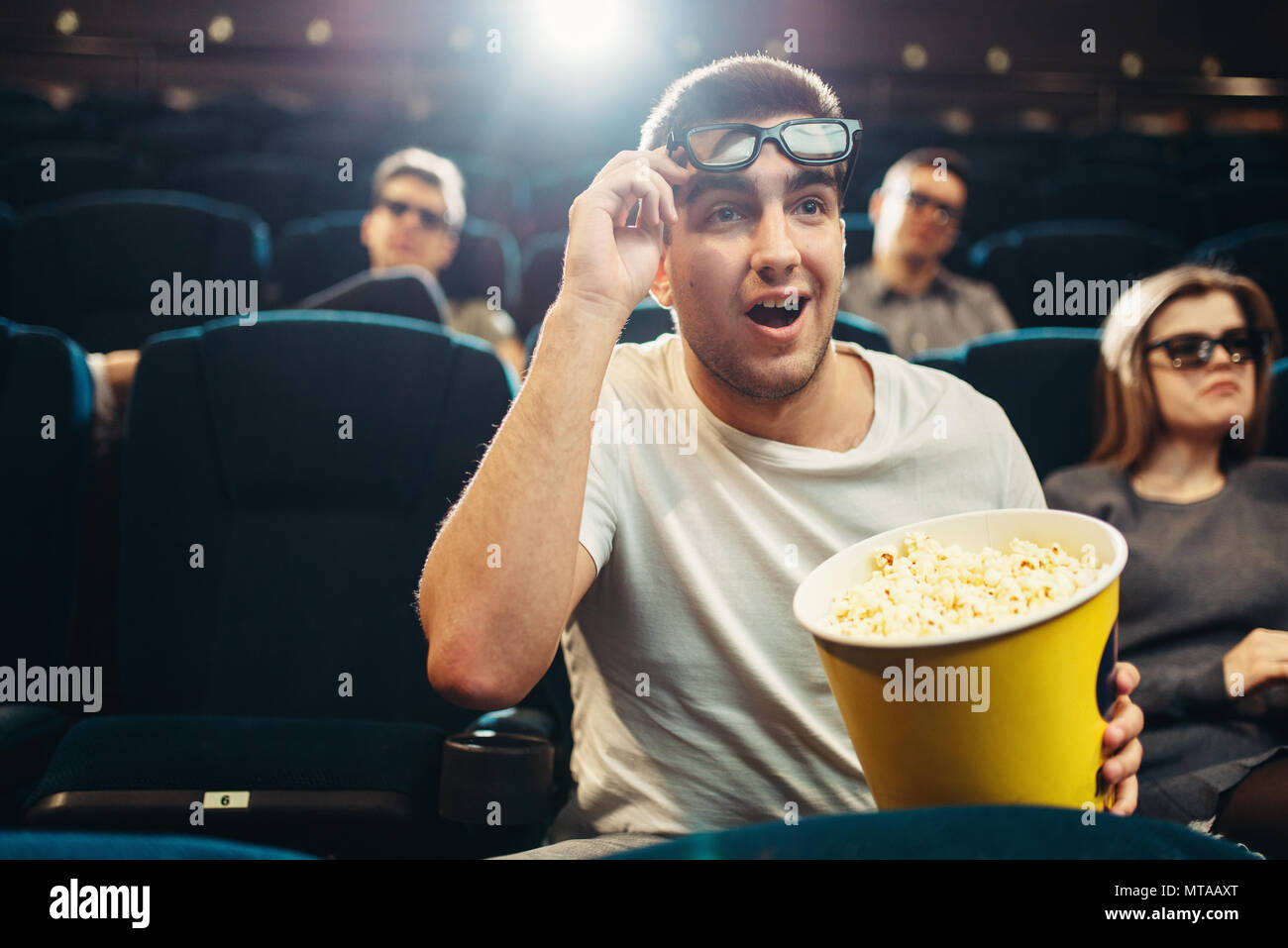 Surprised theater audience hi-res stock photography and images - Alamy