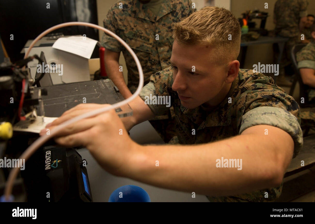 3d printers military hi-res stock photography and images - Alamy