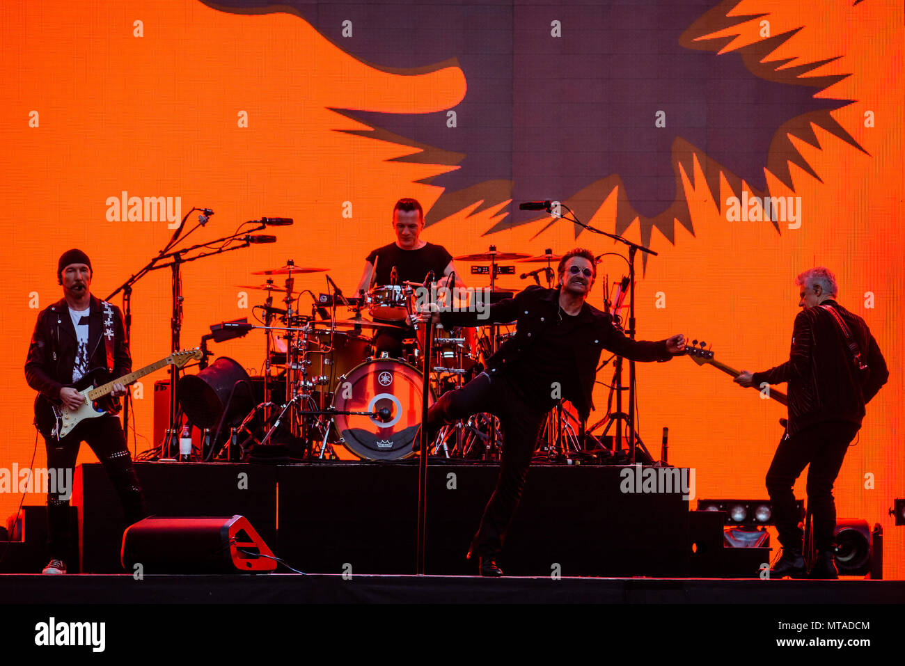 U2 concert twickenham stadium hi-res stock photography and images - Alamy