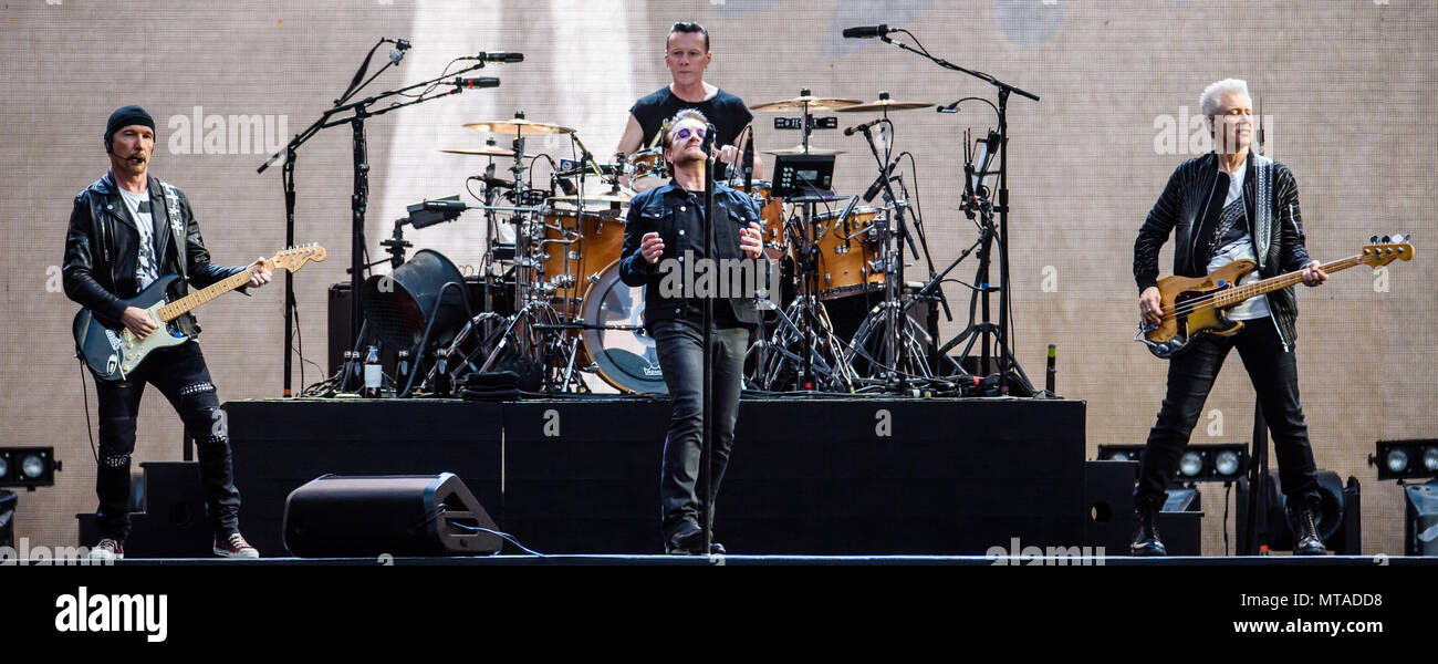 U2 concert twickenham stadium hi-res stock photography and images - Alamy
