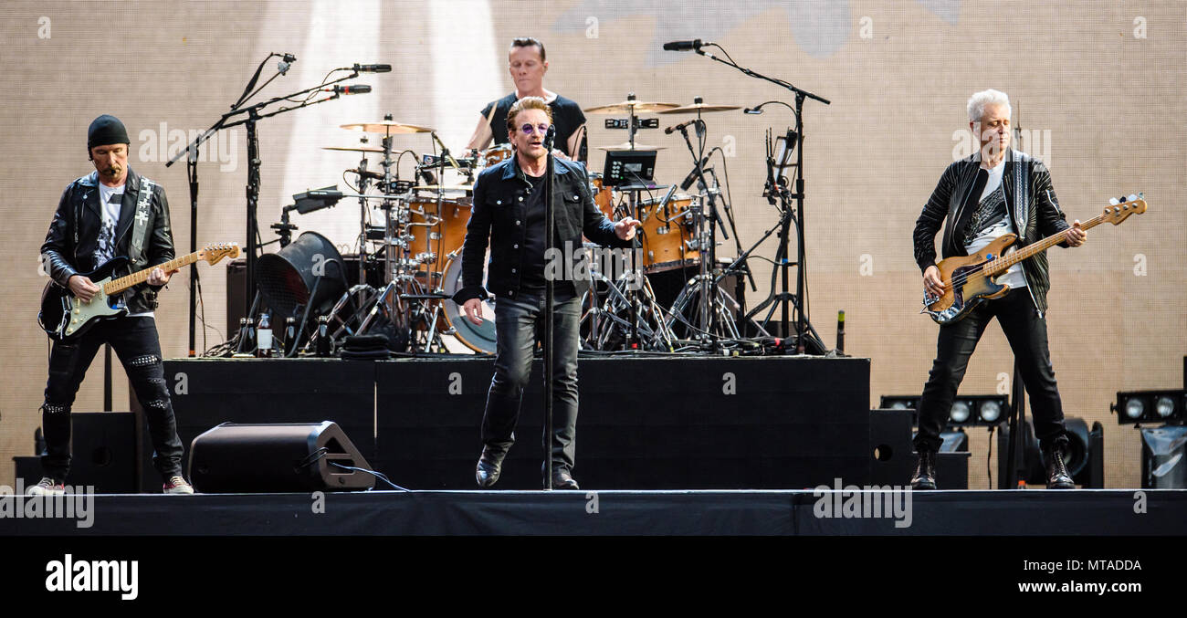 U2 concert twickenham stadium hi-res stock photography and images - Alamy