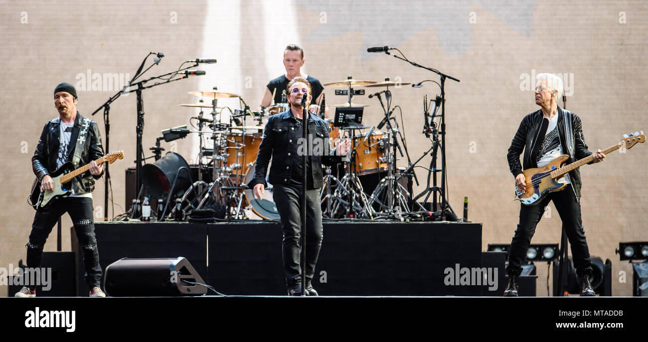 U2 concert twickenham stadium hi-res stock photography and images - Alamy