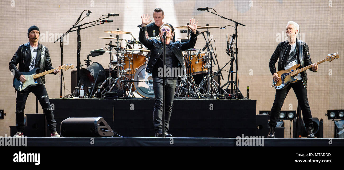 Bono u2 hi-res stock photography and images - Alamy