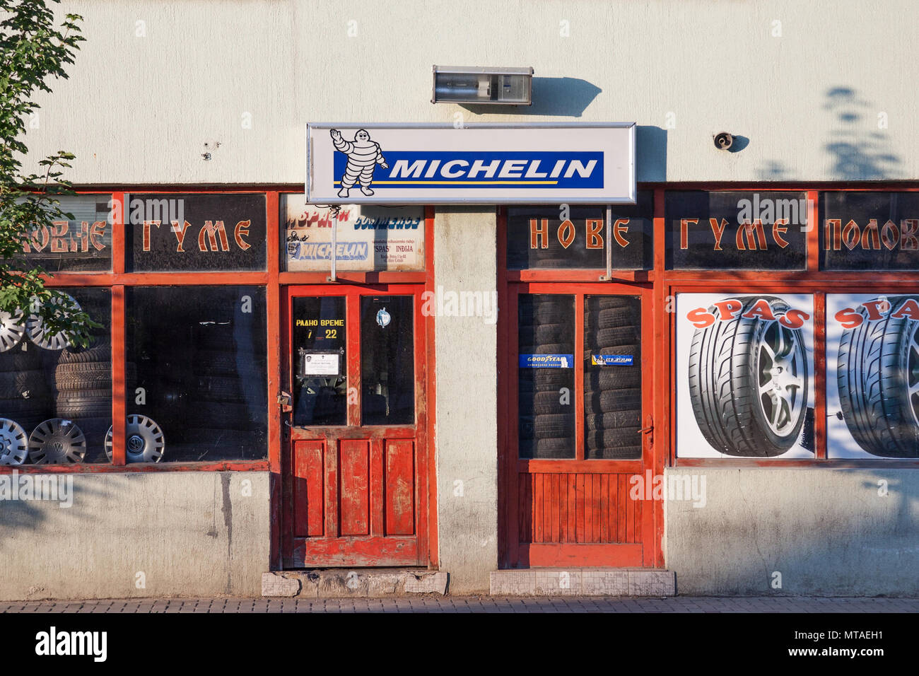 Michelin tyres logo hi-res stock photography and images - Alamy