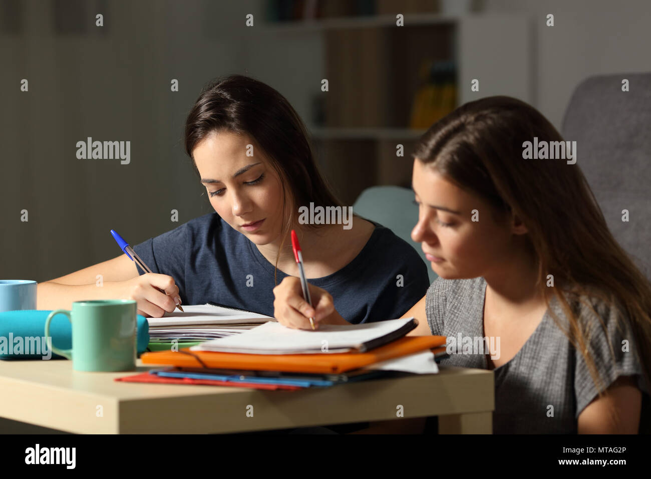 Teens studious hi-res stock photography and images - Alamy