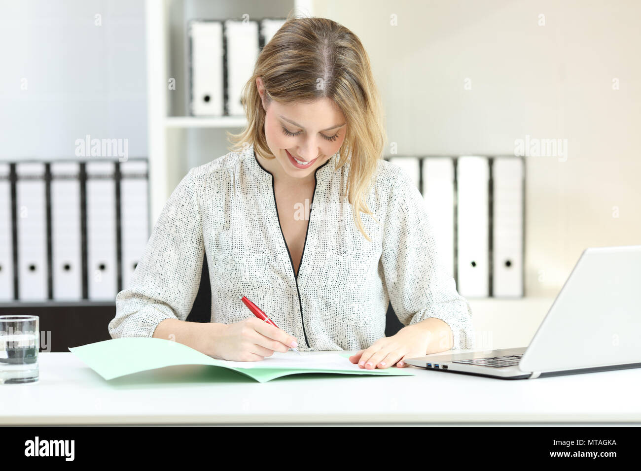 Singing desk hi-res stock photography and images - Alamy