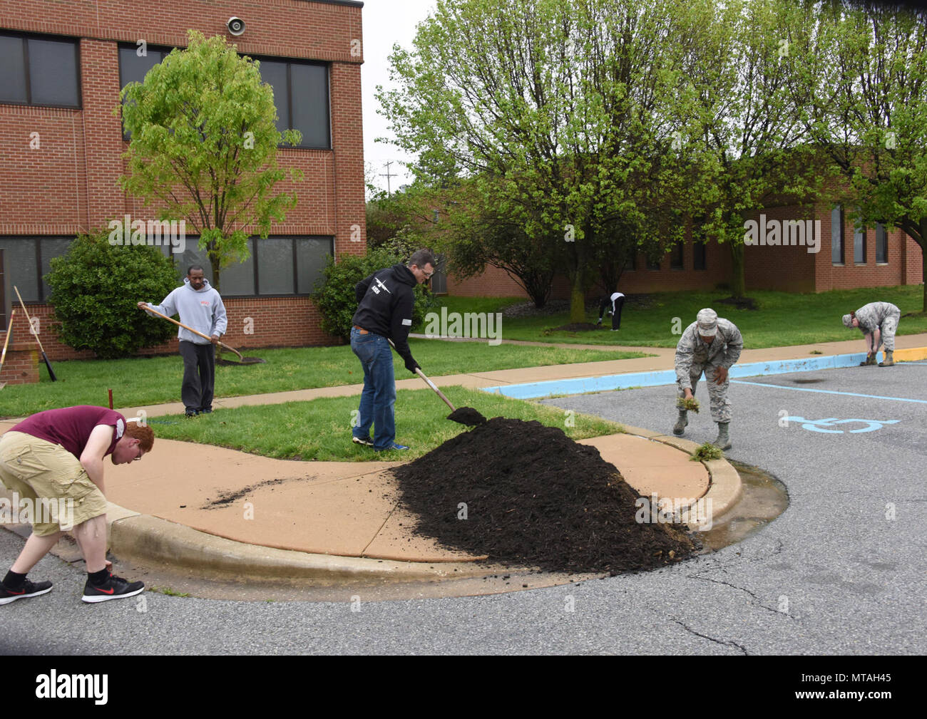 NEW CASTLE AIR NATIONAL GUARD, Del. - Members of the Delaware Air ...