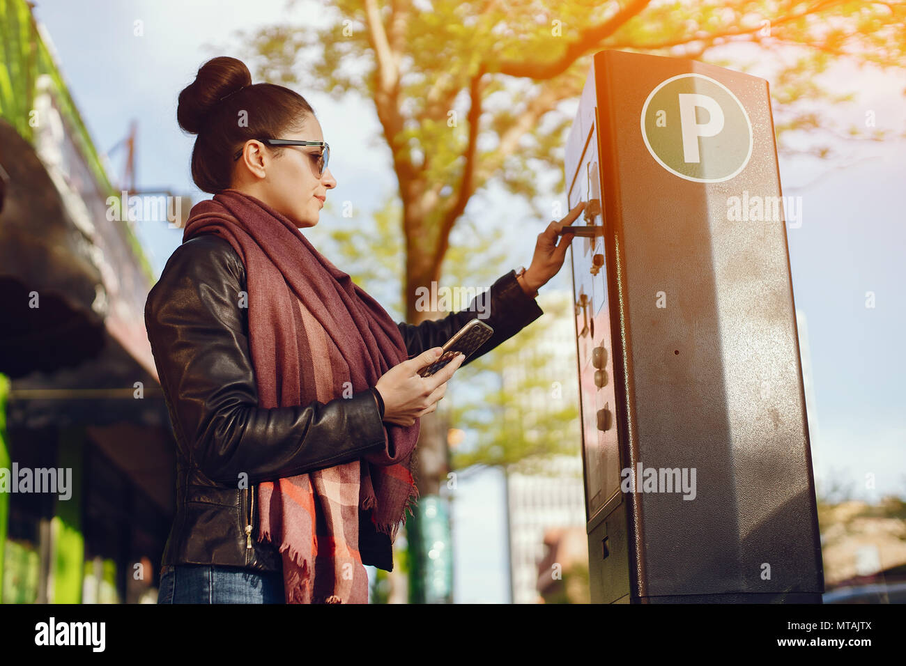 Person paying parking machine hi-res stock photography and images - Alamy
