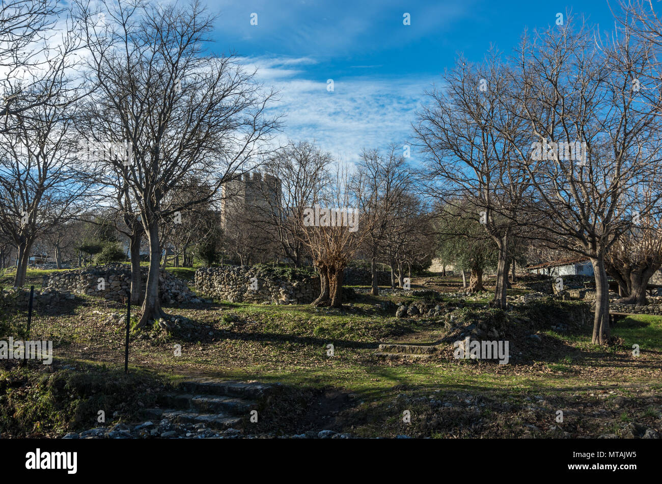 Old castle in platamonas greece hi-res stock photography and images - Alamy
