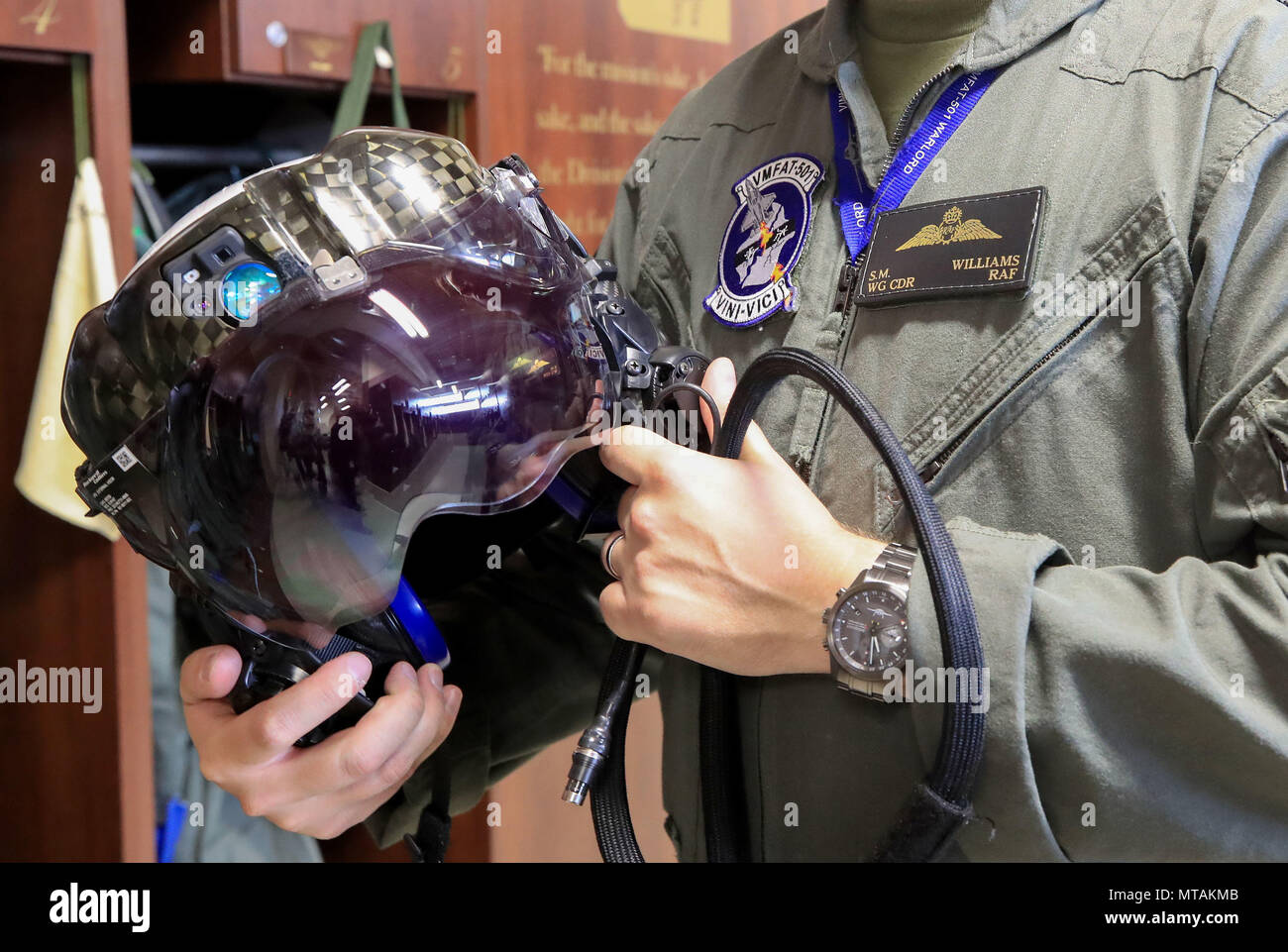 Raf wing commander scott williams hi-res stock photography and images ...