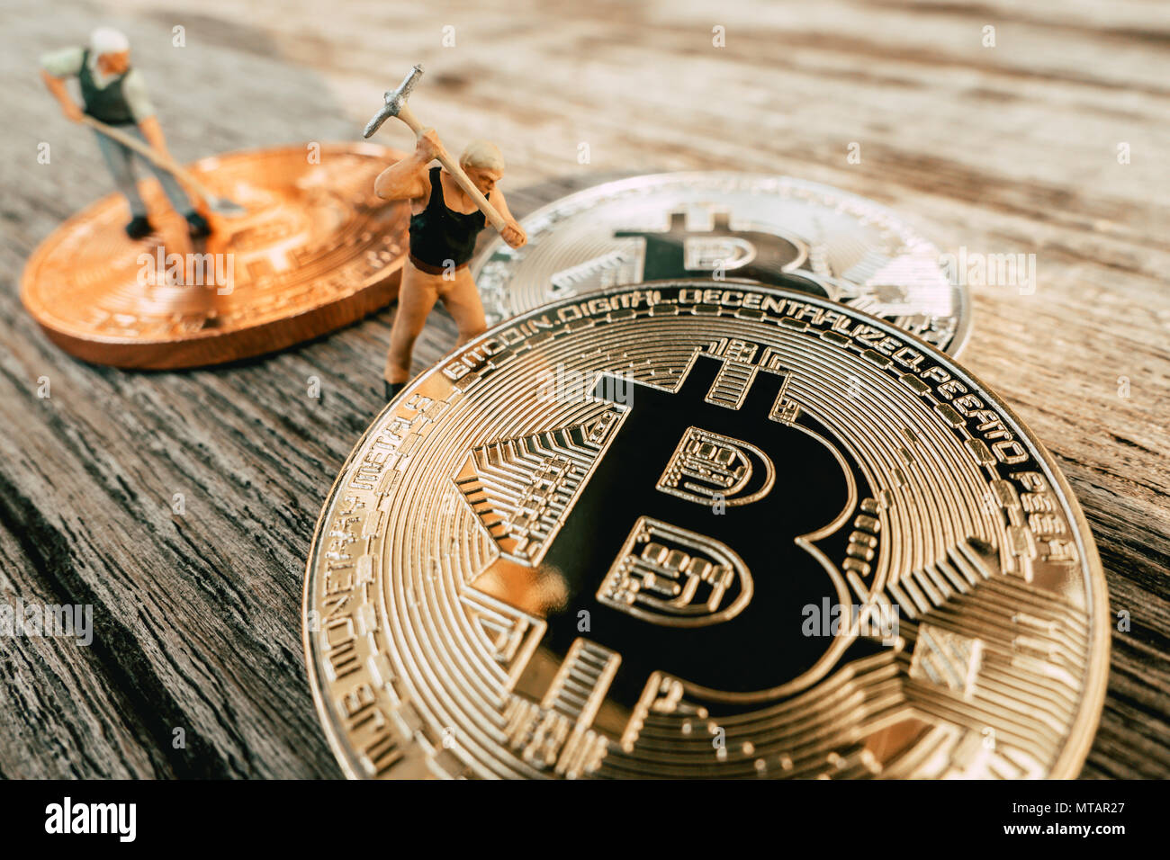 Cryptocurrency mining rig hi-res stock photography and images - Alamy