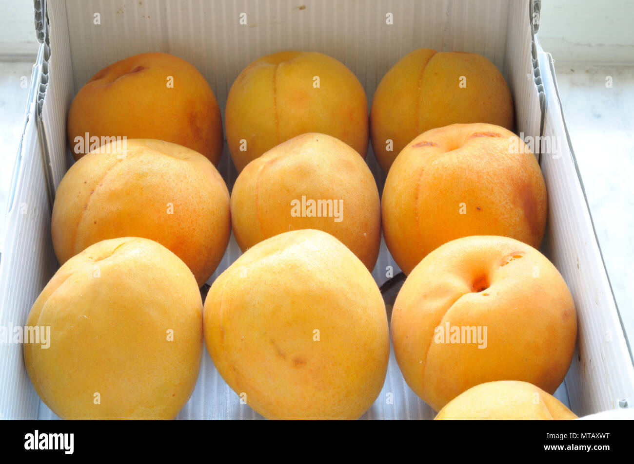 Box fruit hi-res stock photography and images - Alamy