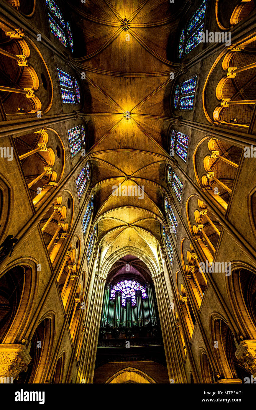 Ceiling of notre dame cathedral hi-res stock photography and images - Alamy