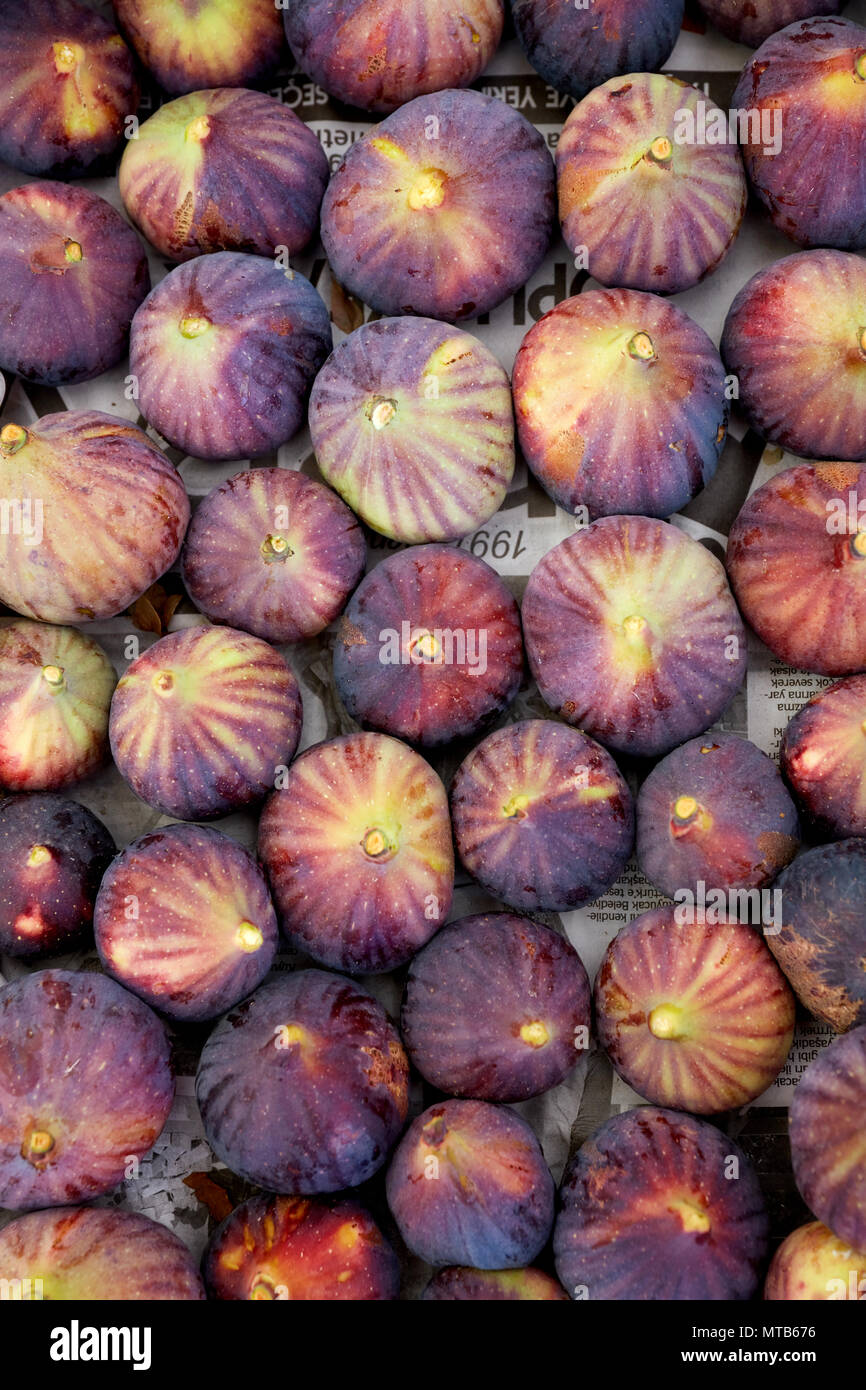 Counter top view hi-res stock photography and images - Alamy