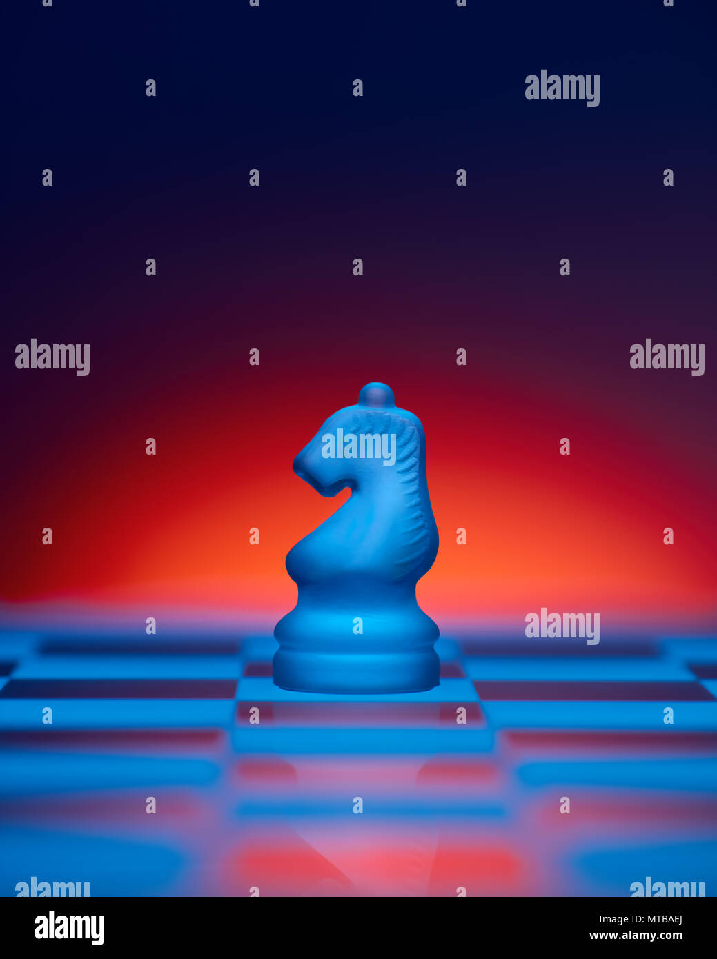 Knight chess piece close up hi-res stock photography and images - Alamy