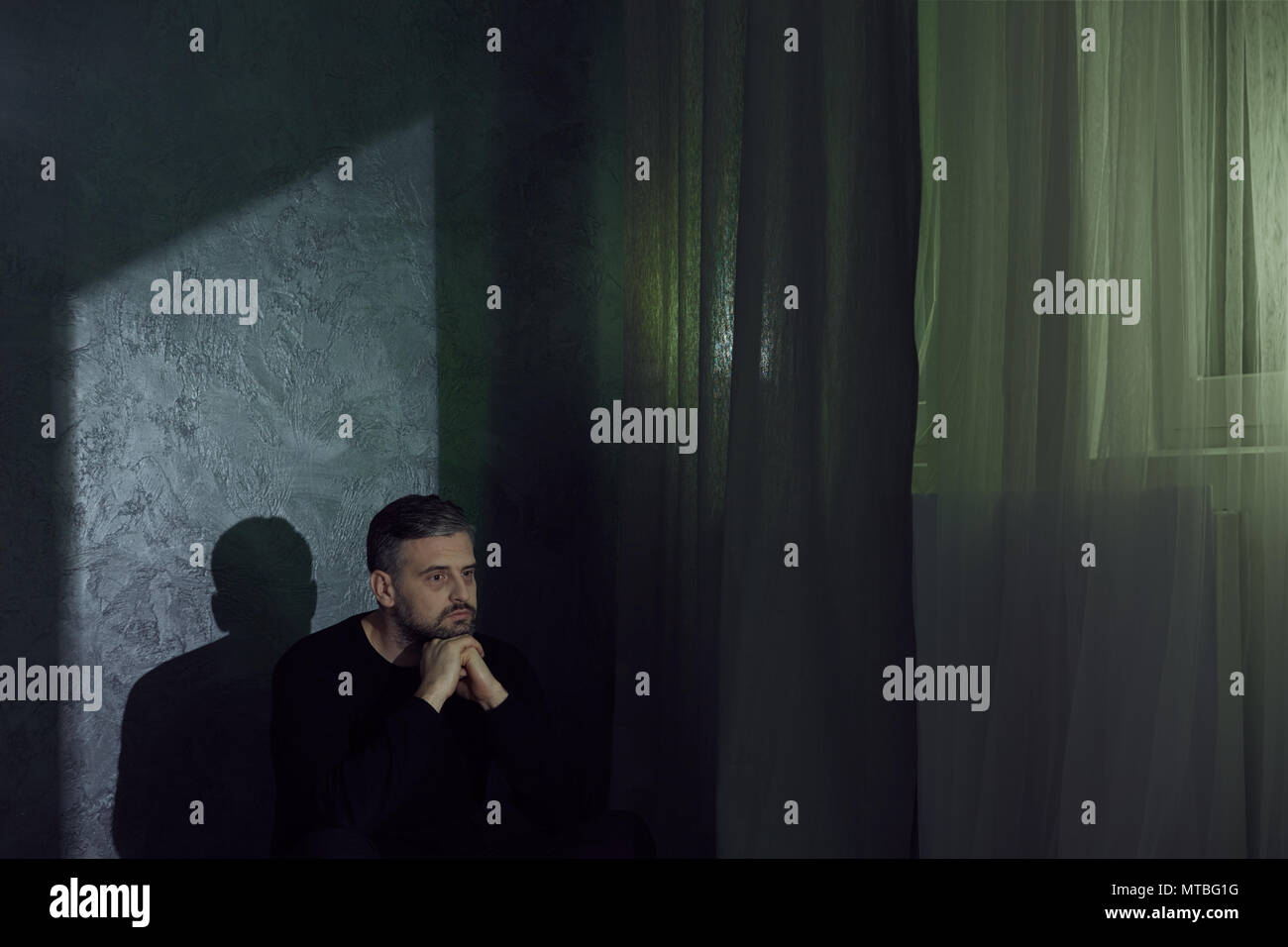 Struggling alone hi-res stock photography and images - Alamy