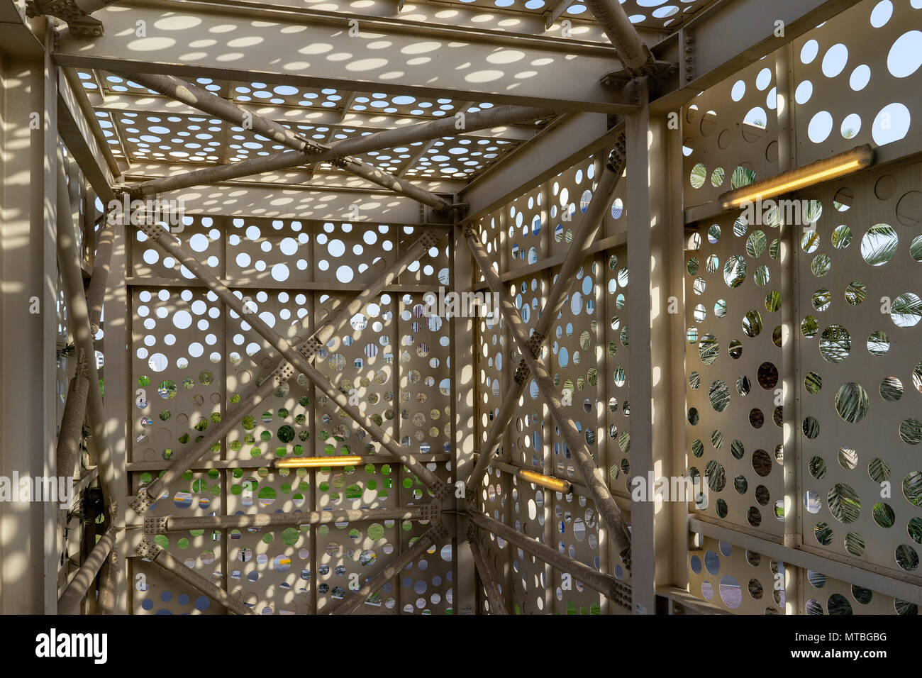 Overhead structure hi-res stock photography and images - Alamy