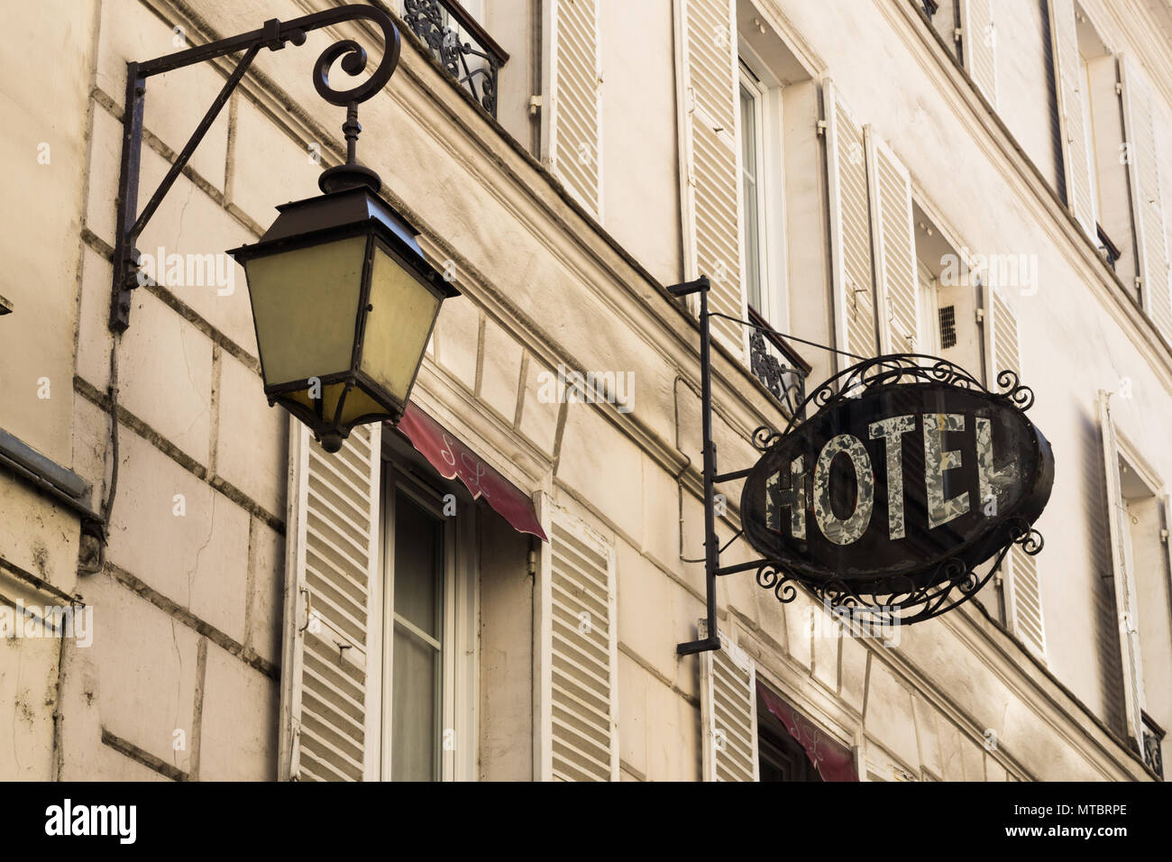 Hotel sign paris hi-res stock photography and images - Alamy