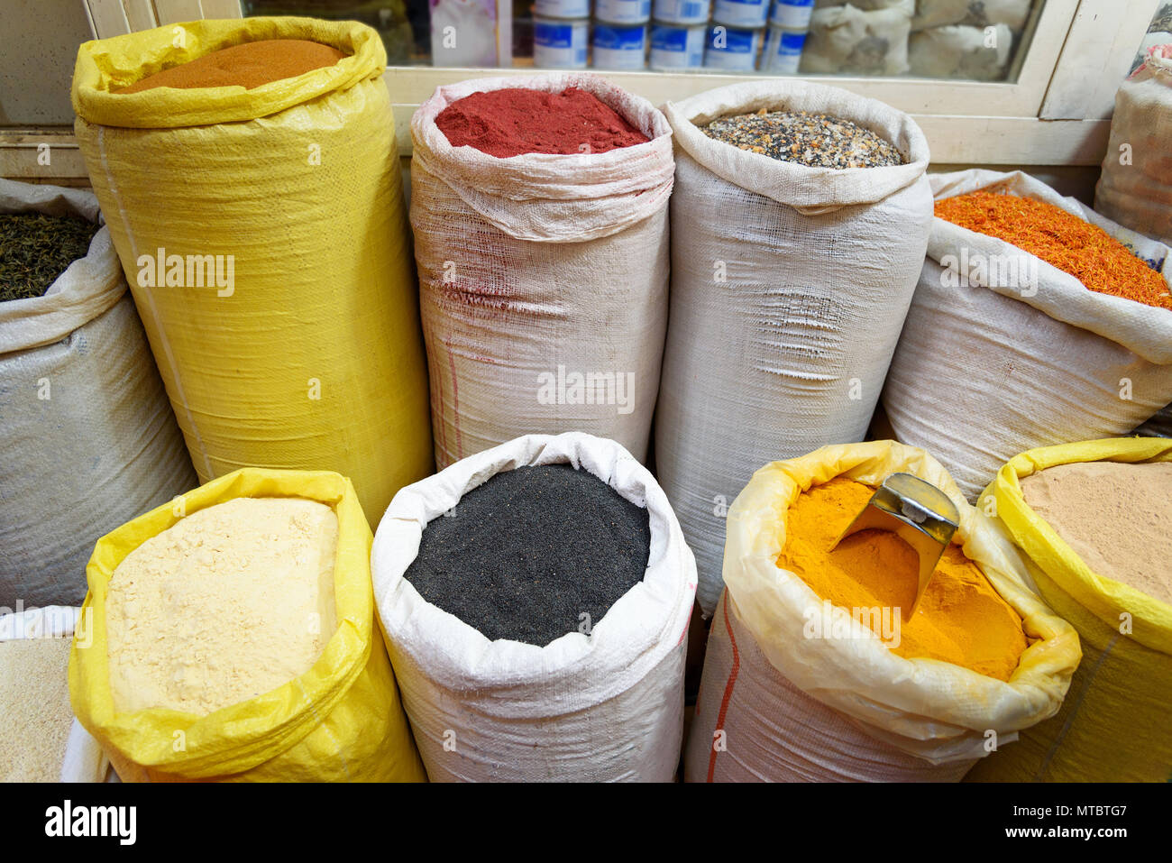 Iran spice market hi-res stock photography and images - Alamy