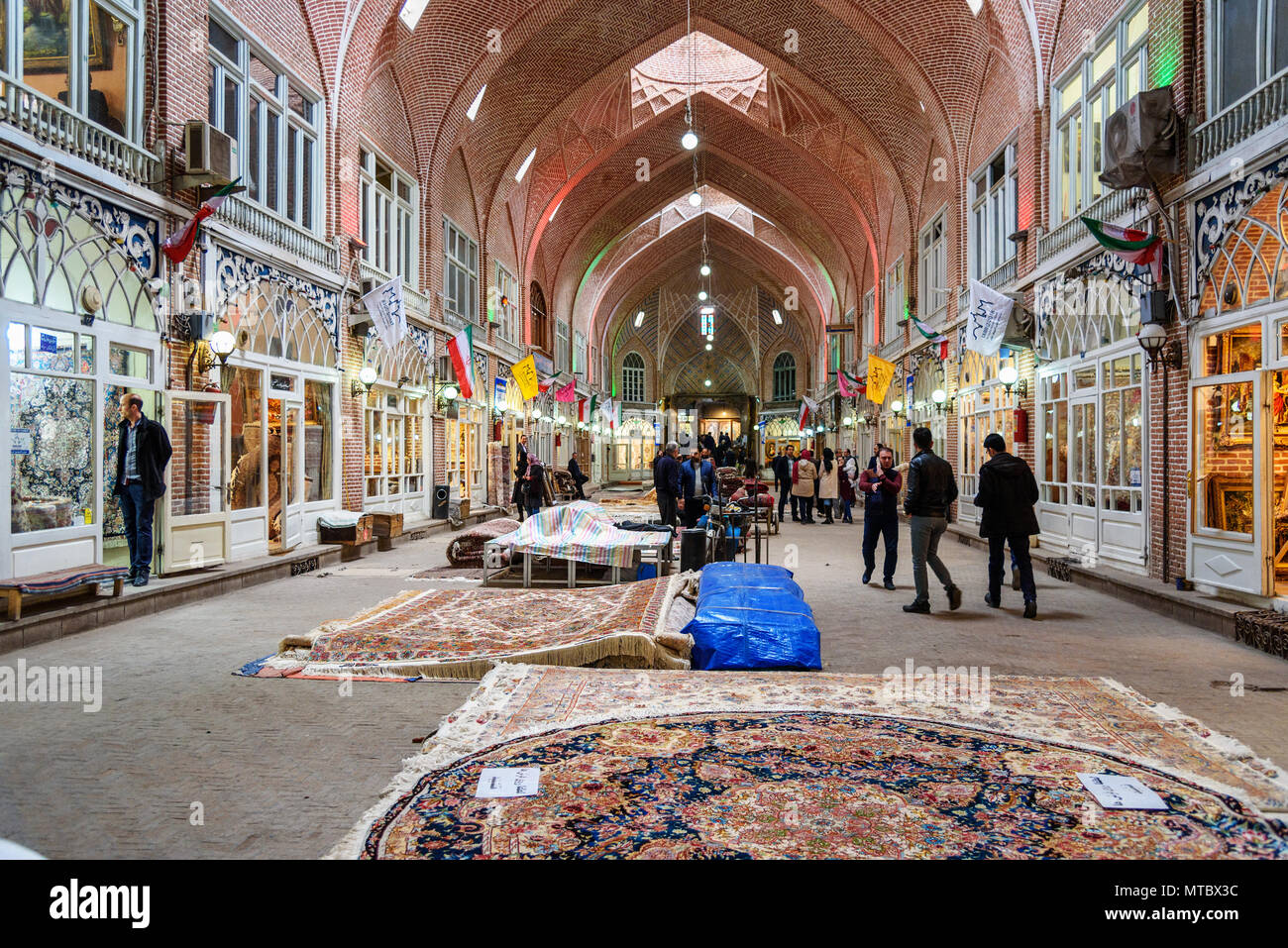 Tabriz bazaar rug hi-res stock photography and images - Alamy