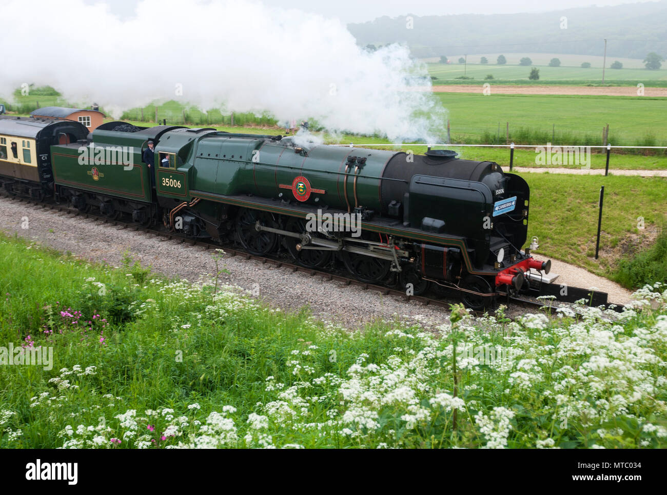 Merchant Navy Class steam locomotive "Peninsula & Oriental S.N.Co" on ...