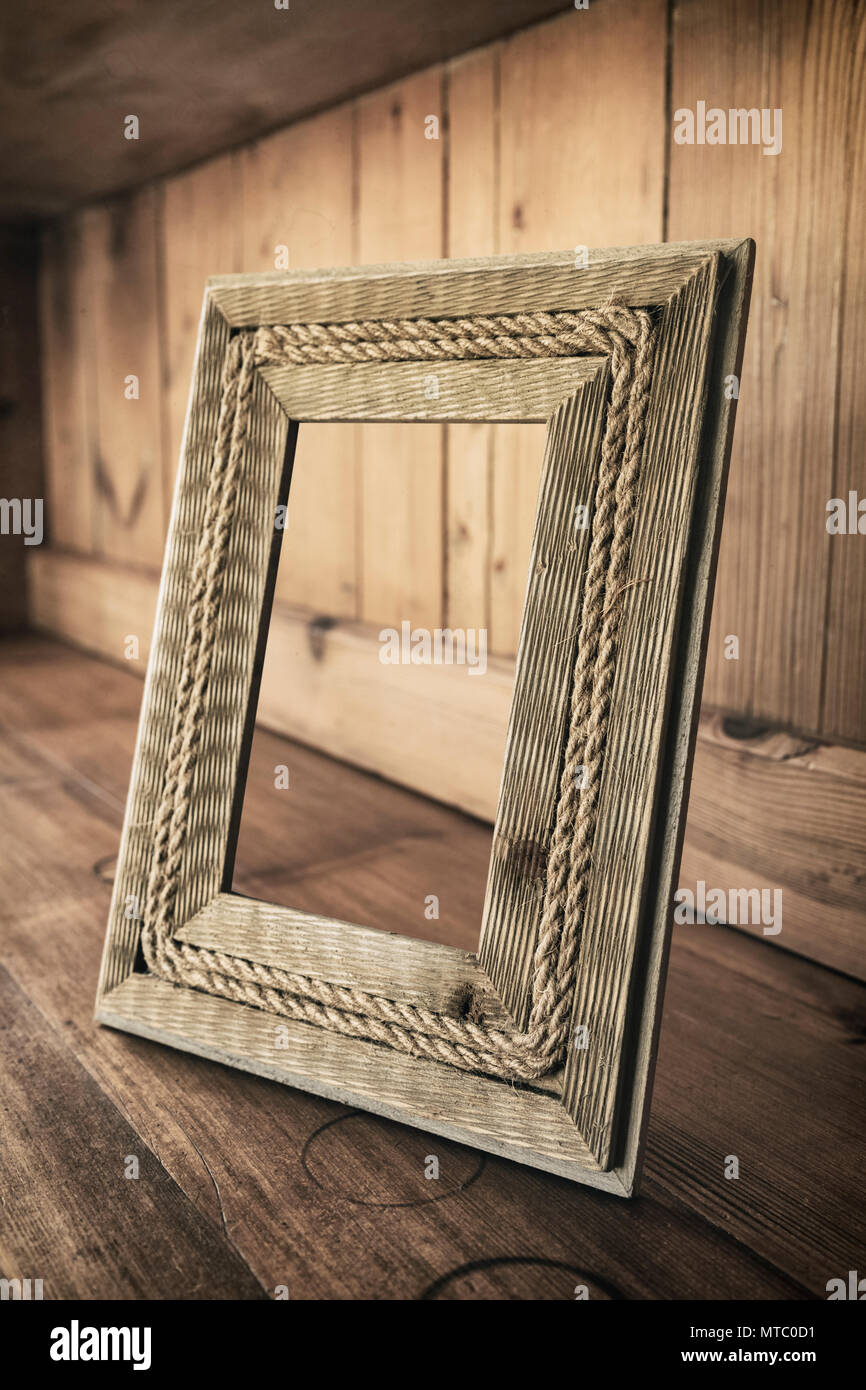 Empty picture frame Stock Photo - Alamy