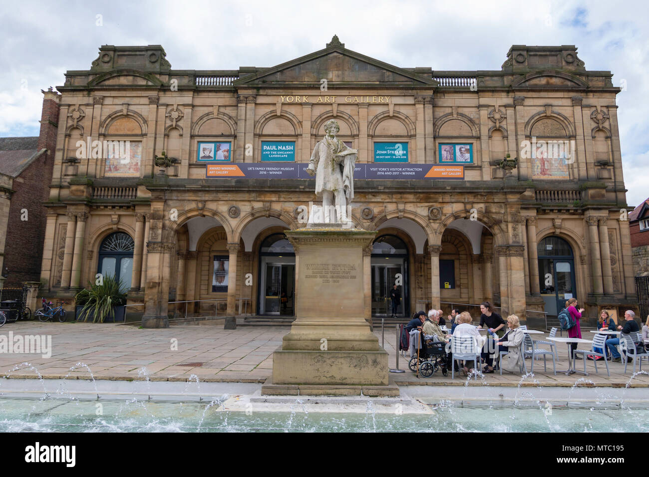 York Art Gallery High Resolution Stock Photography and Images - Alamy