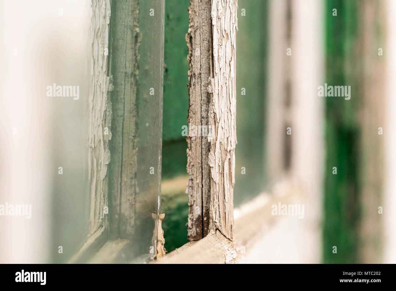 Broken wooden windows hi-res stock photography and images - Alamy