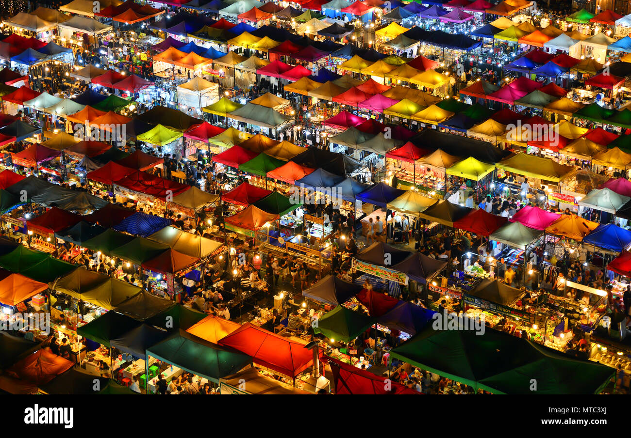 Ratchada Night Market in Bangkok Stock Photo - Alamy