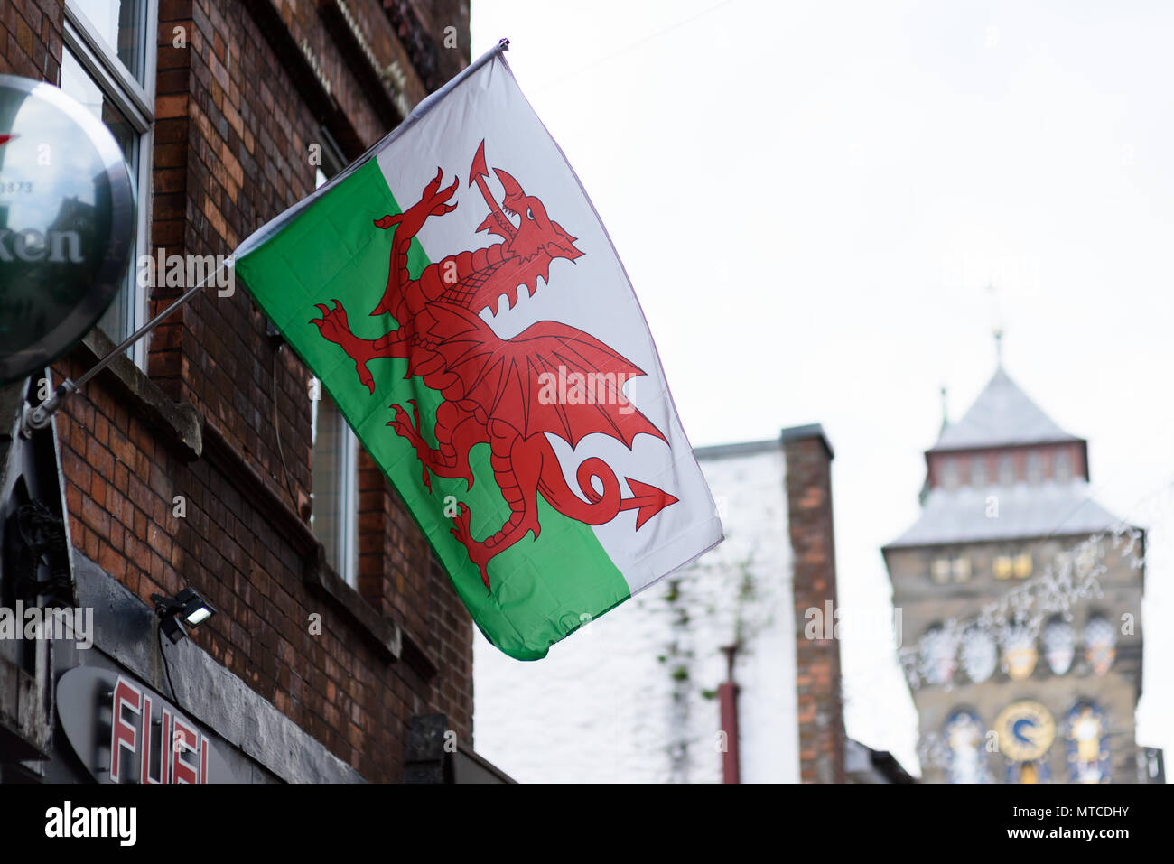 Welsh dragon symbol on cardiff hi-res stock photography and images - Alamy