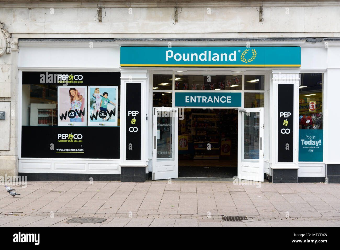 Poundland Sign Logo High Resolution Stock Photography and Images - Alamy