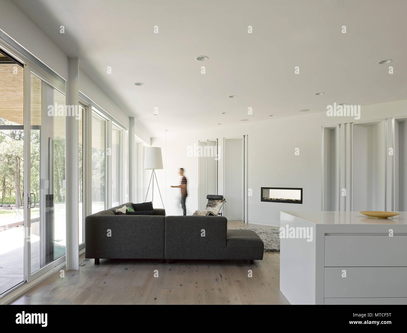 Living room. Parallelogram House, Winnipeg, Canada. Architect: 5468796 ...