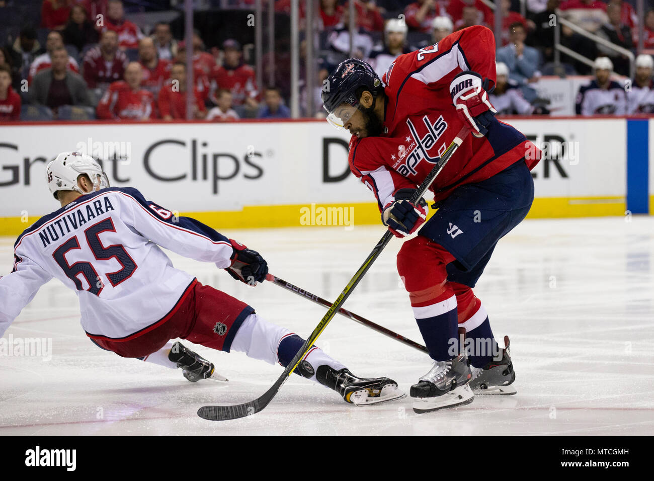 Capitals right wing Devante Smith-Pelly (25 Stock Photo - Alamy