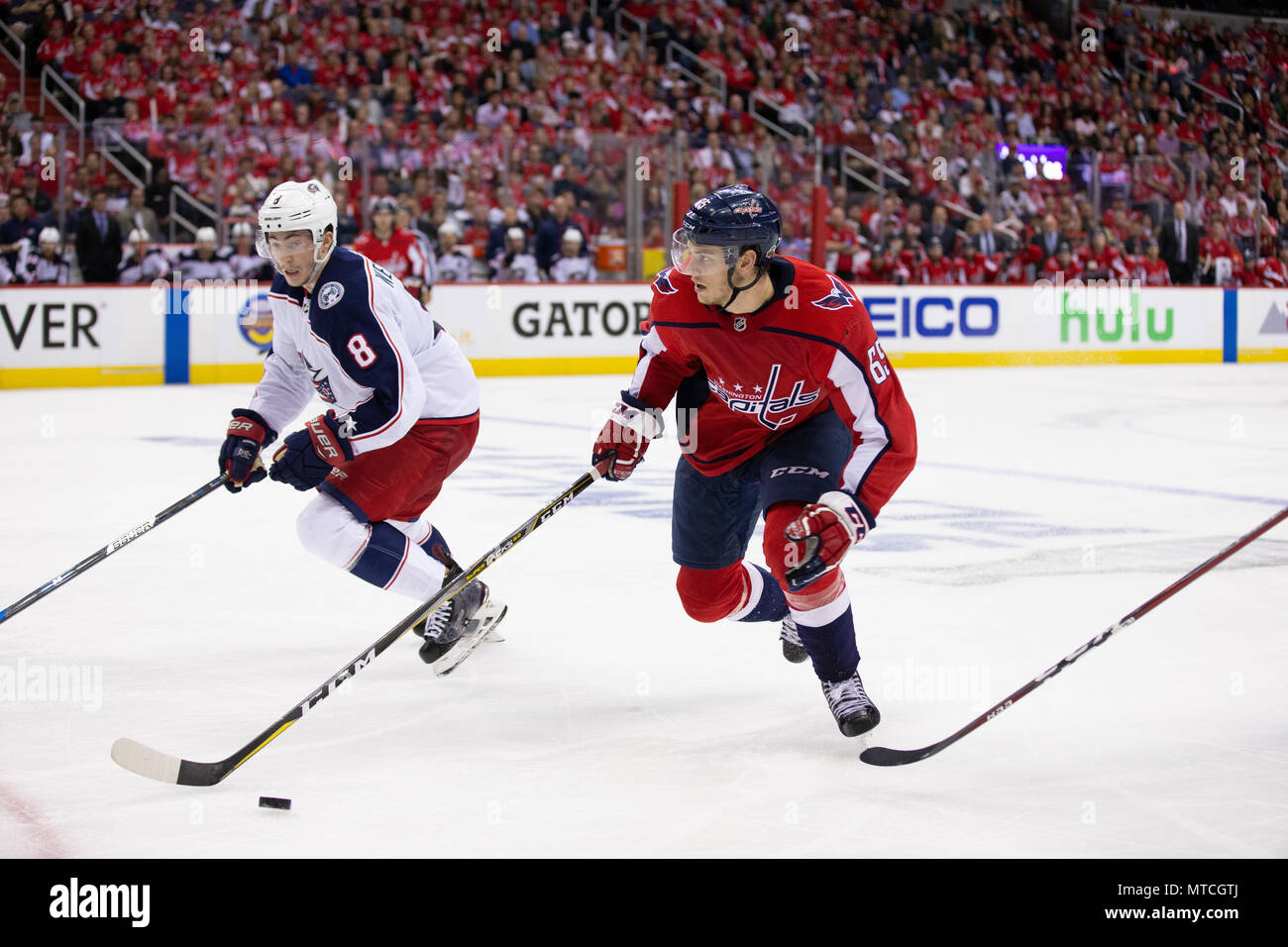 Capitals left wing Andre Burakovsky (65 Stock Photo - Alamy