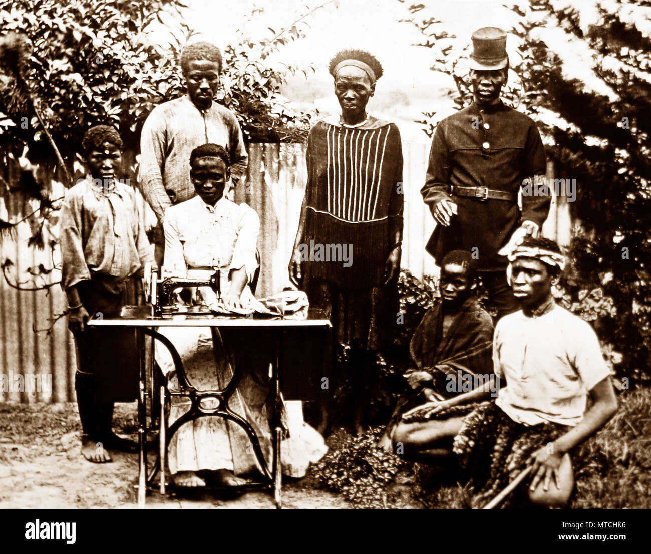 Early 1900s people hi-res stock photography and images - Alamy