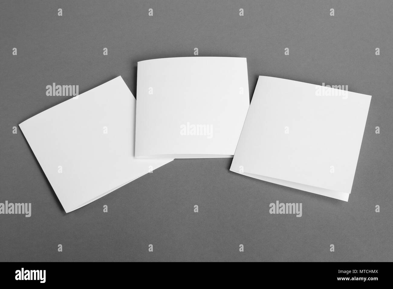 Empty cards hi-res stock photography and images - Alamy