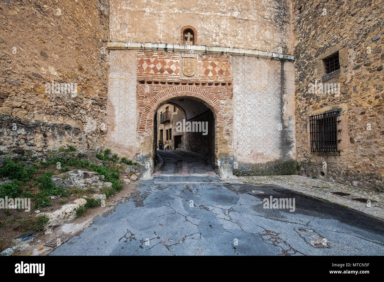 Main gate on the ancient walls of Pedraza. Spain Stock Photo - Alamy